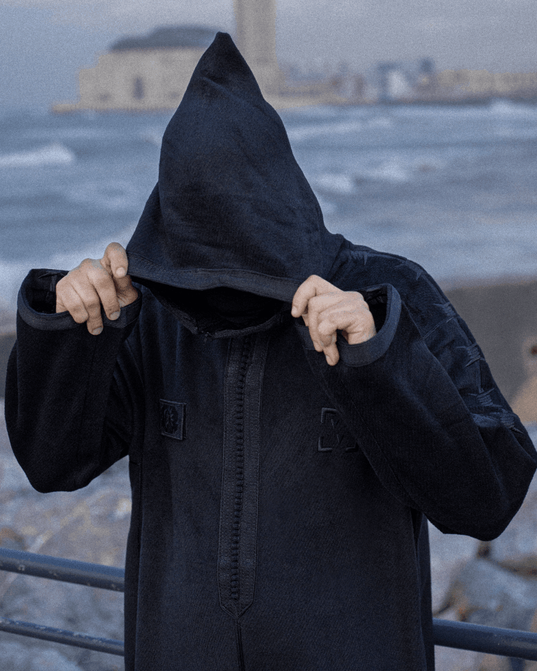 JELLABA VANTABLACK – DOSEI