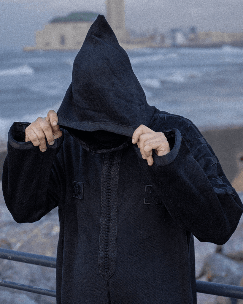 JELLABA VANTABLACK – DOSEI